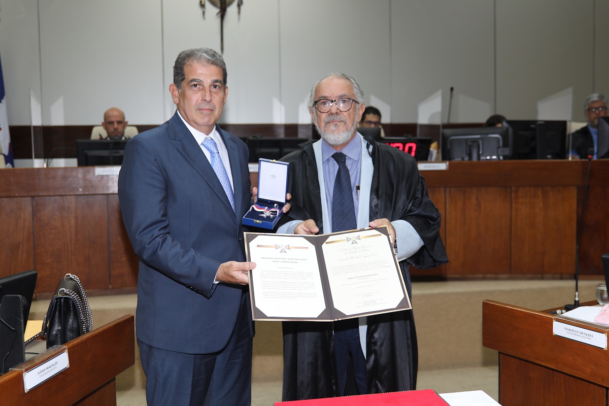 TRT-5 homenageia advogado Jorge Lima com Comenda da Ordem do Mérito ...