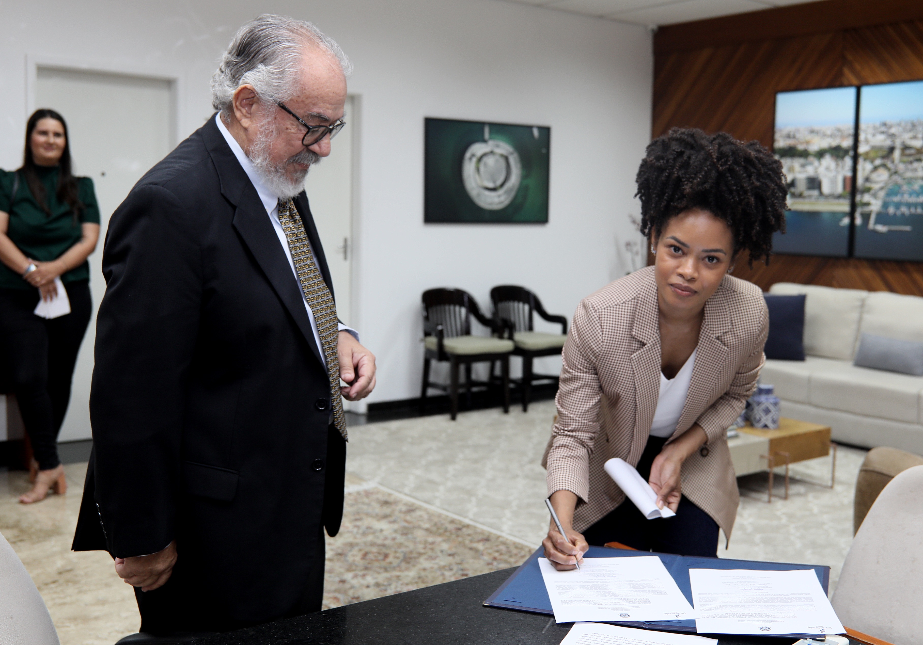 Quatro novos servidores selecionados do Concurso Público de 2022 ...